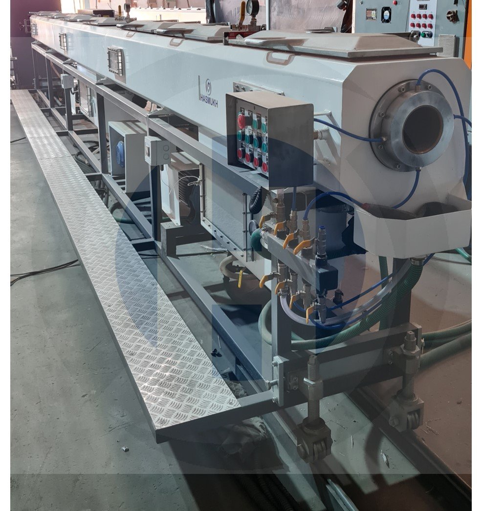 VACCUM SIZING SPRAY TANK – Hasmukh Engineering Works