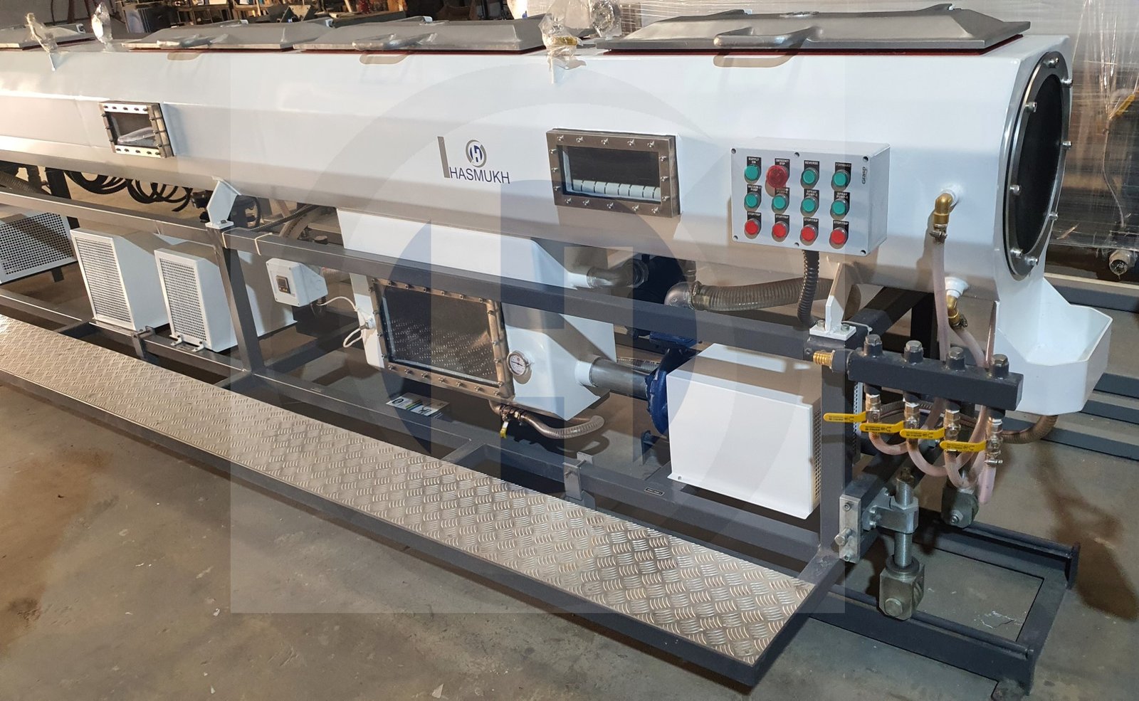 VACCUM SIZING SPRAY TANK – Hasmukh Engineering Works